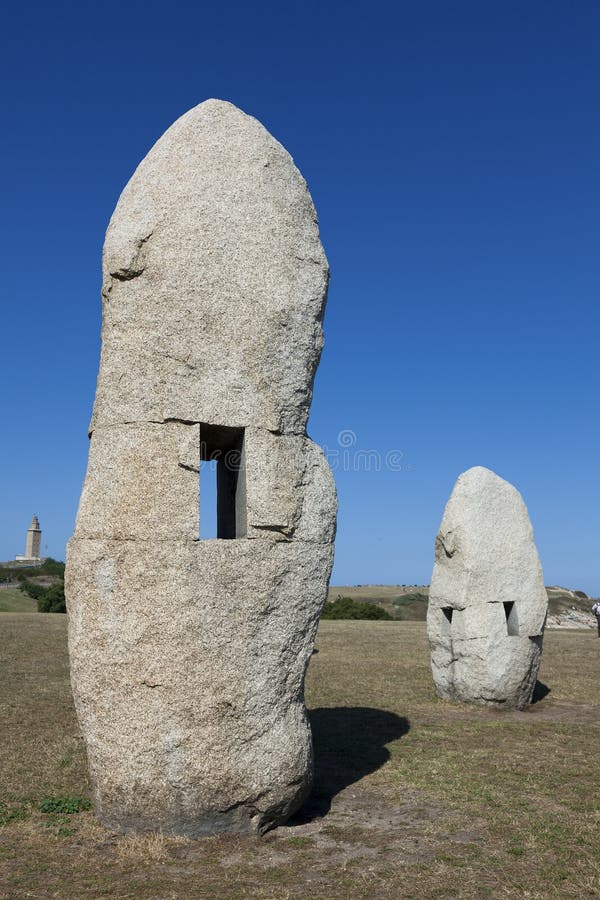 Menhires, Un Coruna, España Imagen de archivo - Imagen de dolmen, roca ...