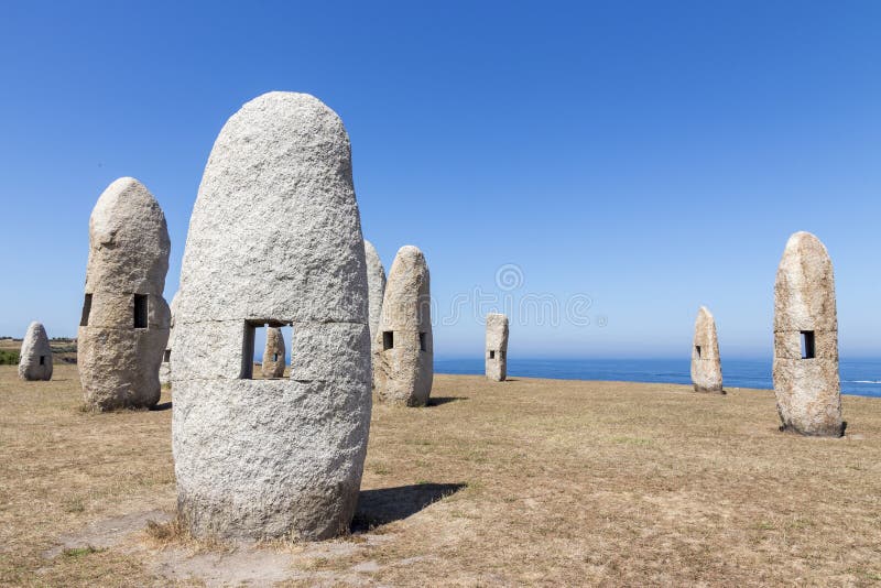 Menhires, a Coruña, España imagen de archivo. Imagen de piedra - 33052547