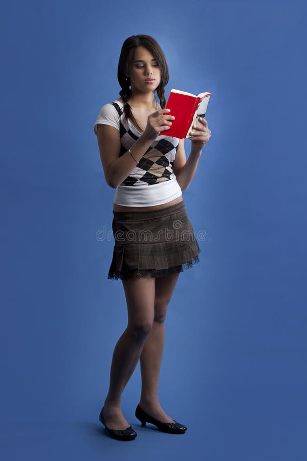 Menina estudiosa imagem de stock. Imagem de estudar, bonito - 20546909