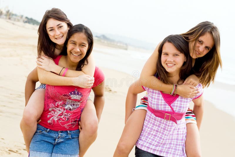 Meninas Adolescentes Foto De Stock Imagem De Amizade 10971628