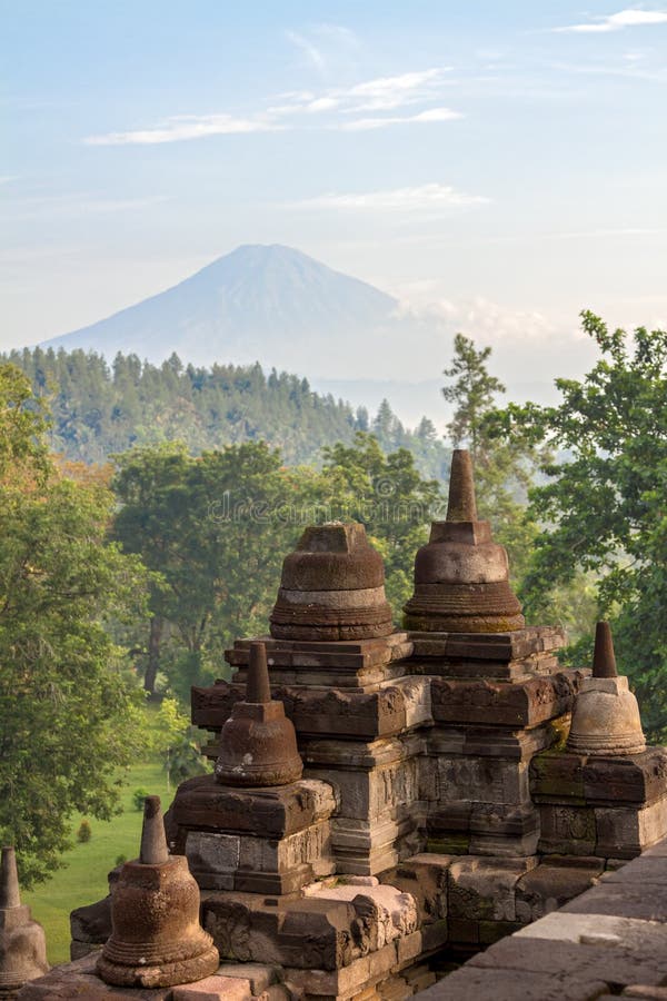 Het Landschap Van De Merapivulkaan, Java, Indonesië Stock Afbeelding ...