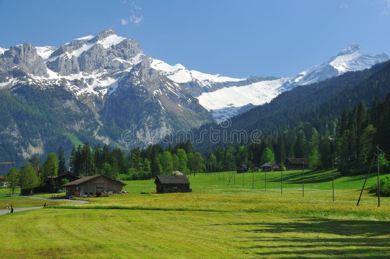 De Scène Van De Berg, Adelboden, Zwitserland Stock Afbeelding - Image ...