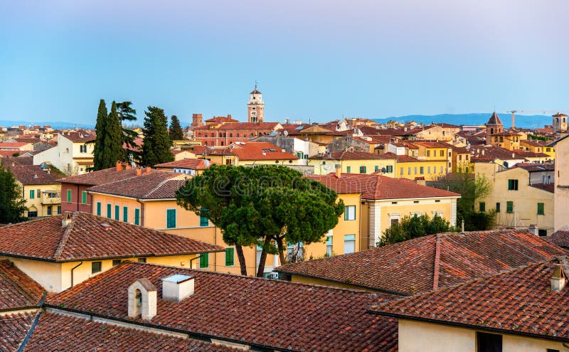 Mening Van Het Stadscentrum Van Pisa Stock Foto - Image of ligplaats ...