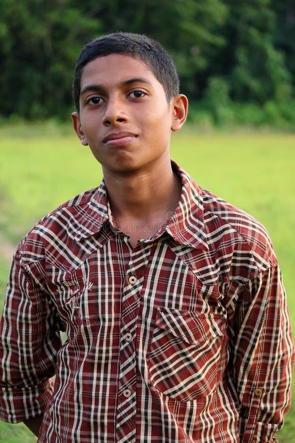 Retrato Do Homem Indiano No Mercado Local Da Manhã Em Hospet, Karnata ...