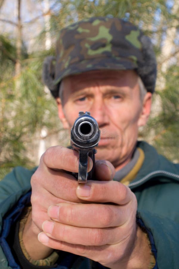 Mens met Pistool 6 stock foto. Image of doel, vuurpunt - 7598584