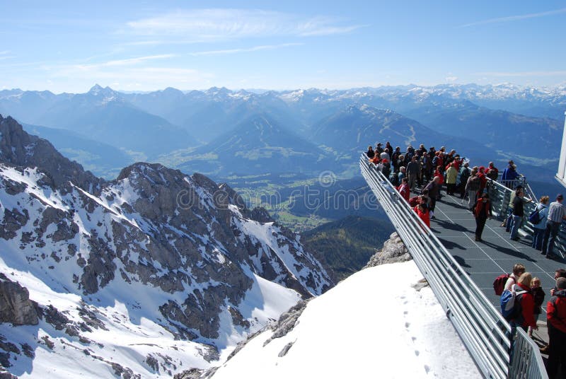Dachstein Mountain Lift, Oostenrijk Redactionele Foto - Image of ...