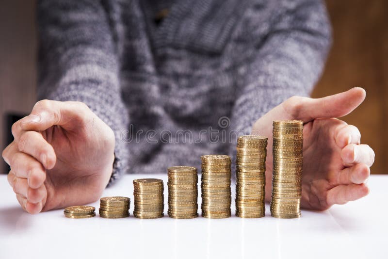 Geld Tellen Met De Hand! Studio-opnames Stock Foto - Image of begrip ...