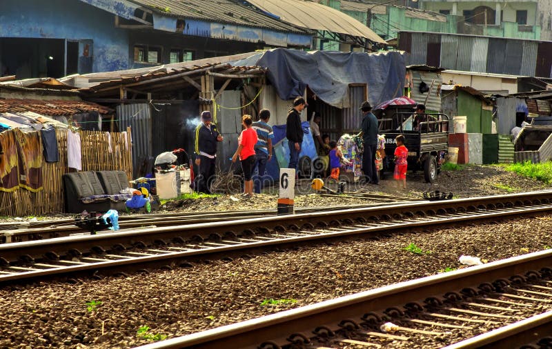 Mensen in Krottenwijk, Java, Indonesië Stock Afbeelding - Image of ...