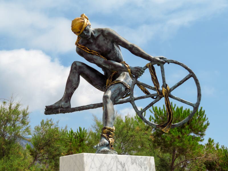 Menton - Escultura De Ulises Fotografía editorial - Imagen de estatua ...