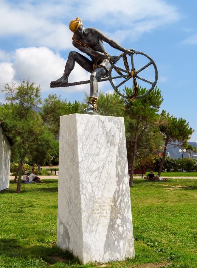 Menton - Escultura De Ulises Fotografía editorial - Imagen de estatua ...