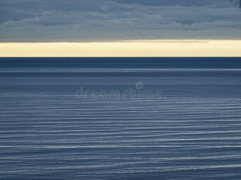 Mer calme photo stock. Image du océan, bleu, ondulation - 51341240