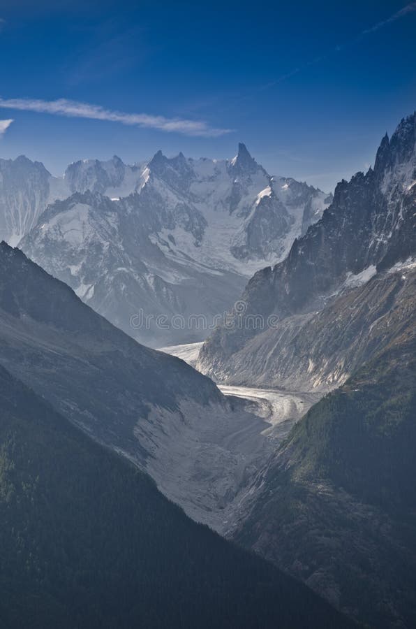 Mer de Glace - Sea of Ice stock photo. Image of blanc - 26944408