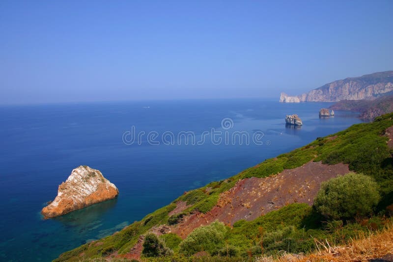 Mer de la Sardaigne photo stock. Image of brun, propre - 1699056