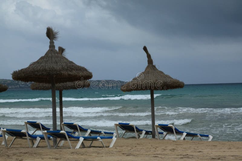 Mer forte image stock. Image du temps, plage, inclément - 50250695