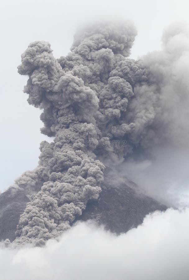 Merapi eruption editorial stock image. Image of klaten - 32538844