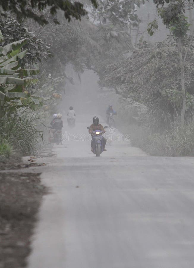 Merapi eruption editorial stock image. Image of geology - 32542954