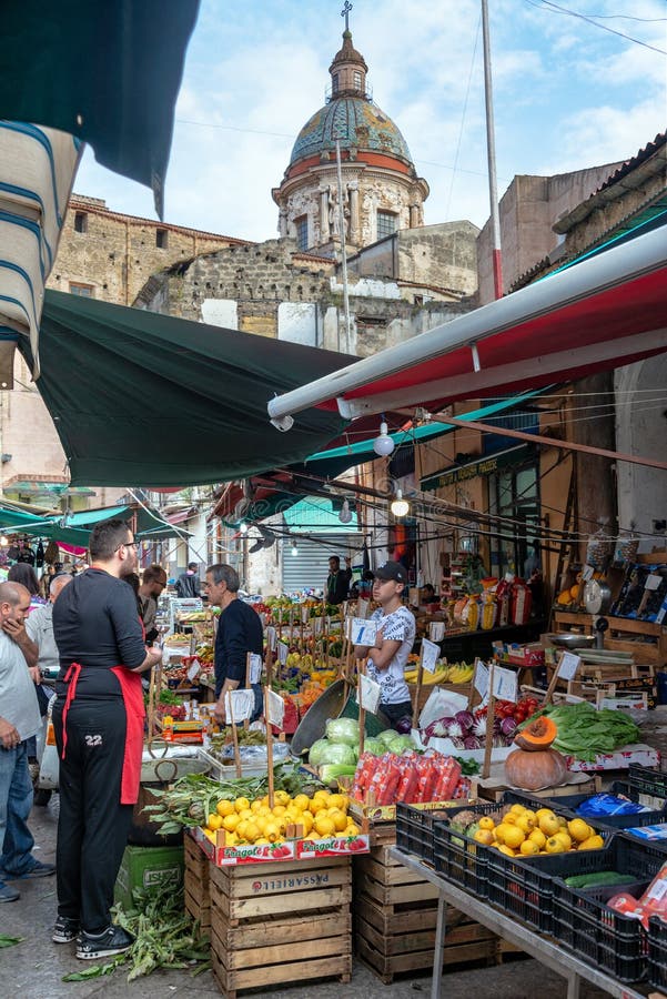 Mercado De Ballaro De Palermo Imagem Editorial - Imagem de comerciante ...