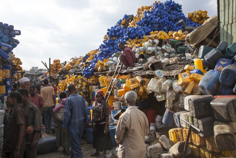 Mercado de Merkato imagen de archivo editorial. Imagen de caminata ...