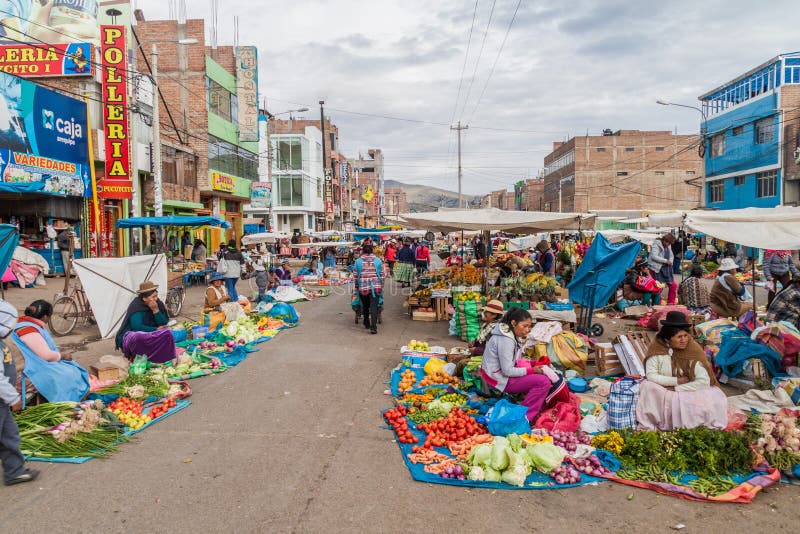 Mercado De Rua Em Puno, Peru Foto de Stock Editorial - Imagem de altura ...