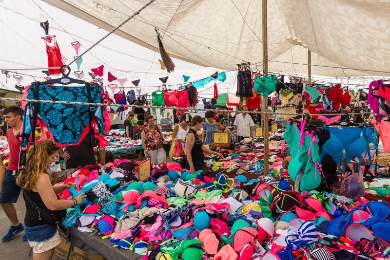 Mercado gitano imagen de archivo editorial. Imagen de cosas - 84136369