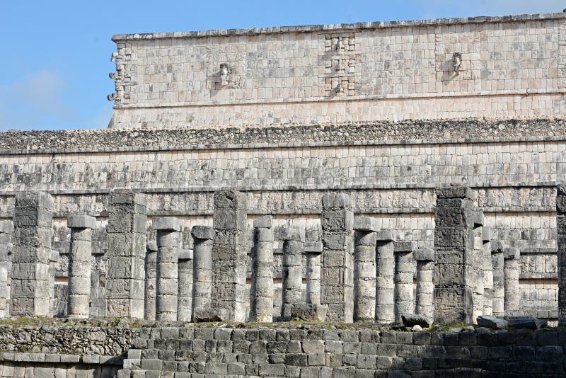 Mercado Y Mil Sitios Arqueológicos Mayas De Las Columnas De Ch Imagen ...