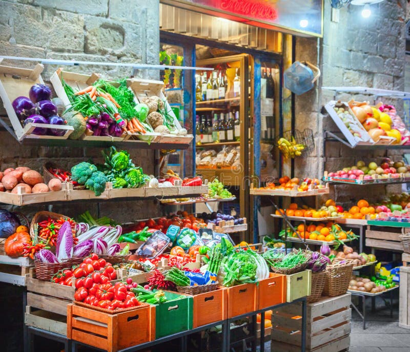Mercearia foto de stock. Imagem de loja, salame, congelador - 8048744