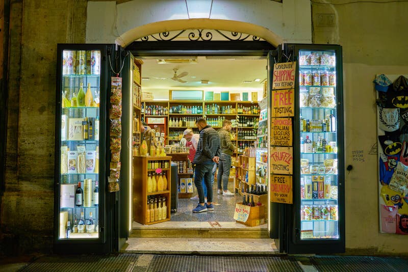 Uma mercearia foto de stock editorial. Imagem de compra - 95384838