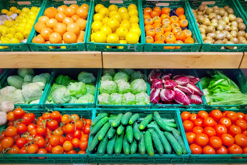 Mercearia foto de stock. Imagem de loja, salame, congelador - 8048744