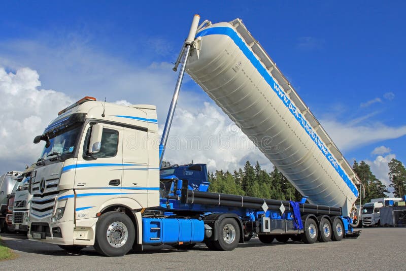 Mercedes-Benz Actros Silo Truck Imagen editorial - Imagen de estilo ...