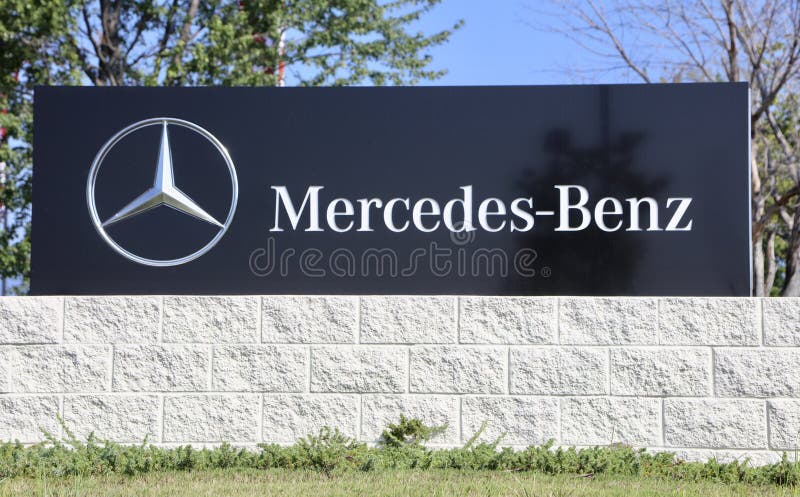 Mercedes Benz Corporation fotografía editorial. Imagen de agresivo ...