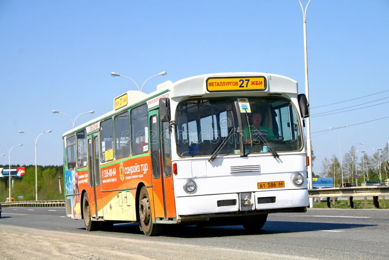 Mercedes-Benz O305 photographie éditorial. Image du service - 37811867