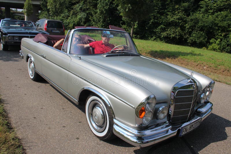 Mercedes Benz Oldtimer editorial photography. Image of oldtimer - 37085492