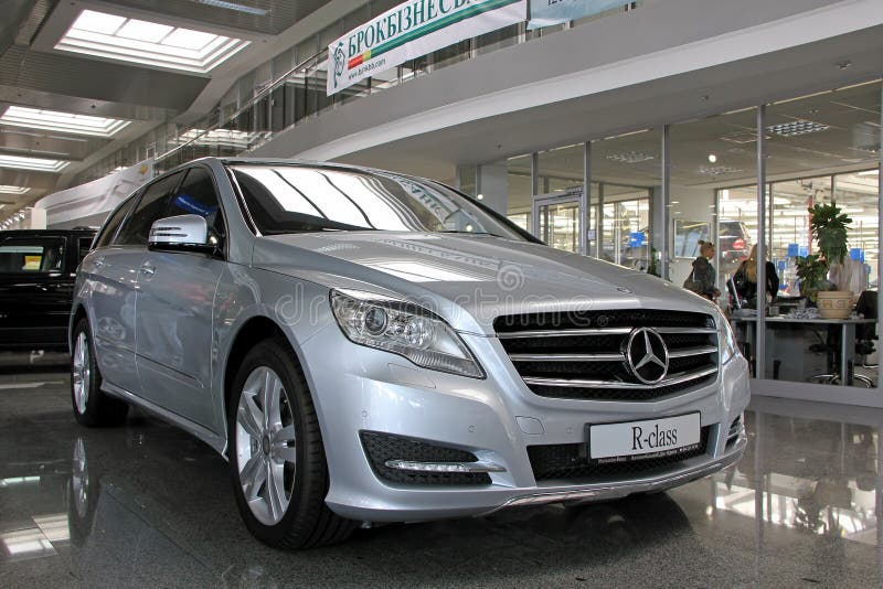 Mercedes-Benz R-class editorial photography. Image of design - 37460312