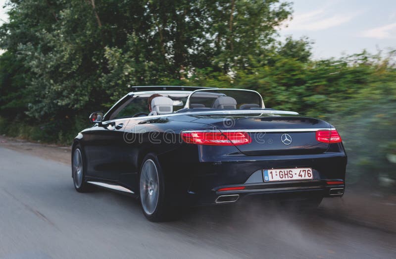 Mercedes-Benz S500 Convertible in Motion Editorial Stock Image - Image ...
