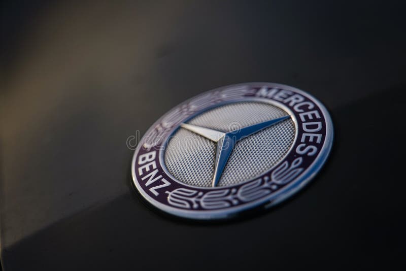 Mercedes Benz Star Logo-Front Redaktionelles Bild - Bild von kunst ...