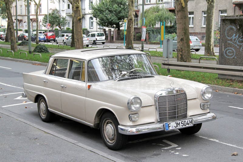 Mercedes-Benz W110 fotografia editoriale. Immagine di modo - 38128062