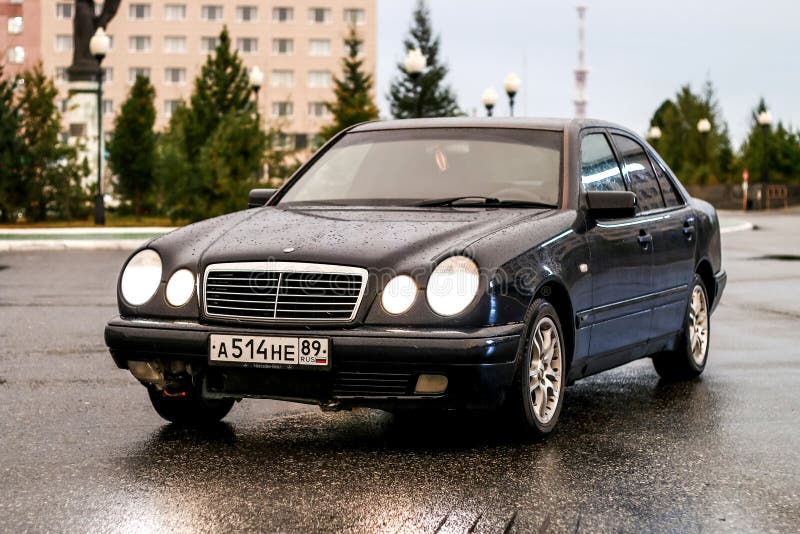 Mercedes-Benz W210 E240 imagen de archivo editorial. Imagen de nadie ...
