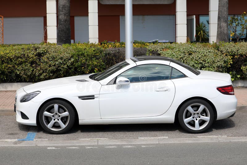 Mercedes blanco SLC 250D imagen de archivo editorial. Imagen de brillo ...