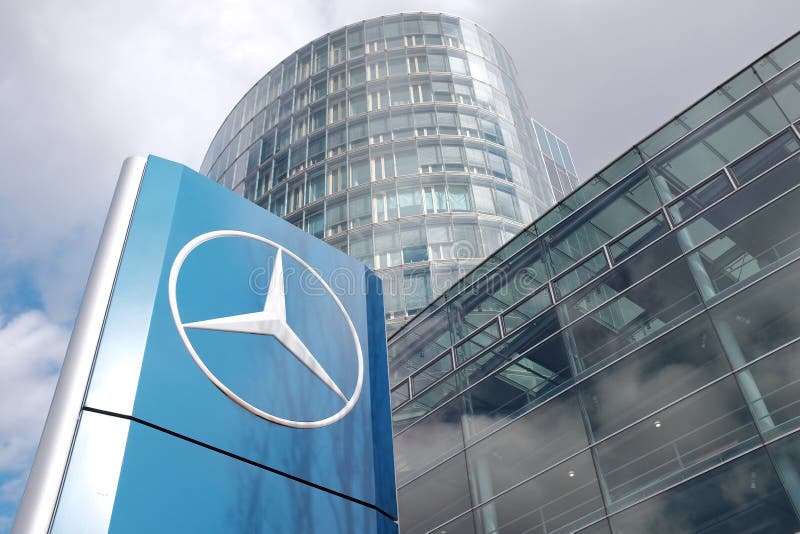 Segno di Mercedes-Benz fotografia editoriale. Immagine di automobile ...