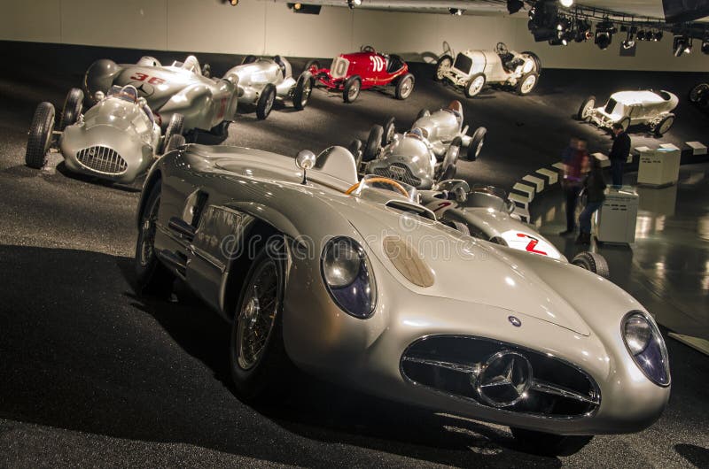 Alter Mercedes-Rennwagen redaktionelles foto. Bild von leistung - 10997561
