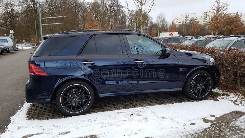 Mercedes ML63 AMG editorial photo. Image of mercedes - 85545181