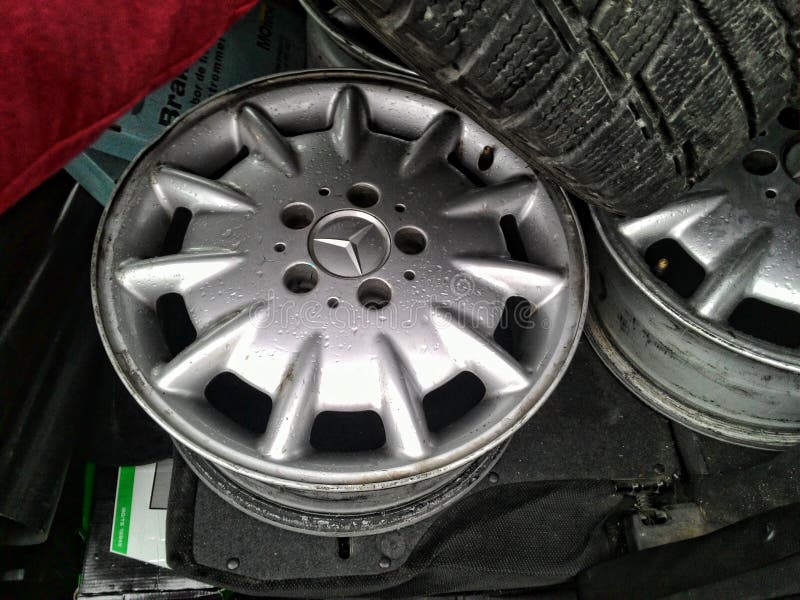 Primer De La Rueda De Mercedes AMG Imagen de archivo editorial - Imagen ...