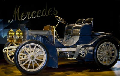 Mercedes Simplex, 1902 editorial image. Image of historical - 28880555