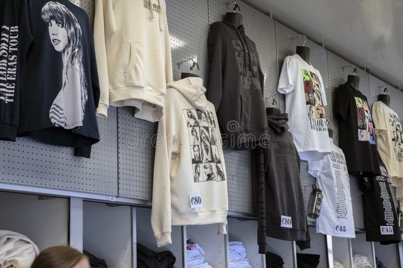Merchandising for the Shows of Taylor Swift at Amsterdam the ...