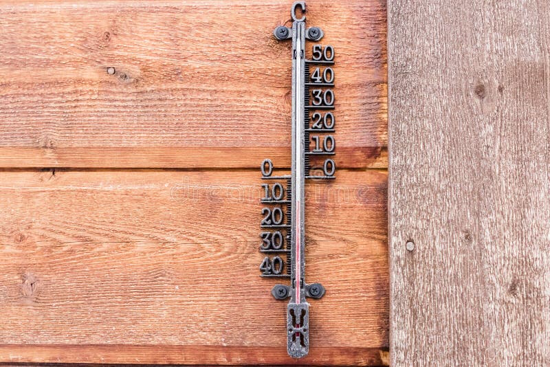 Mercury Thermometer on Wooden Wall Outside at -10 Degrees Celsius Stock ...