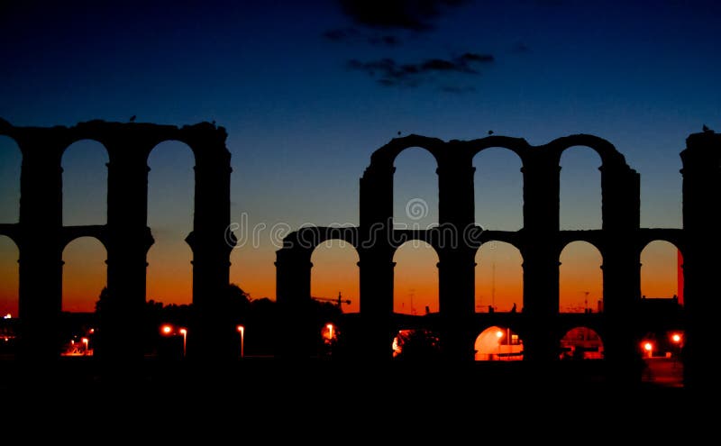 Merida Aqueduct sunset stock image. Image of architecture - 48124027