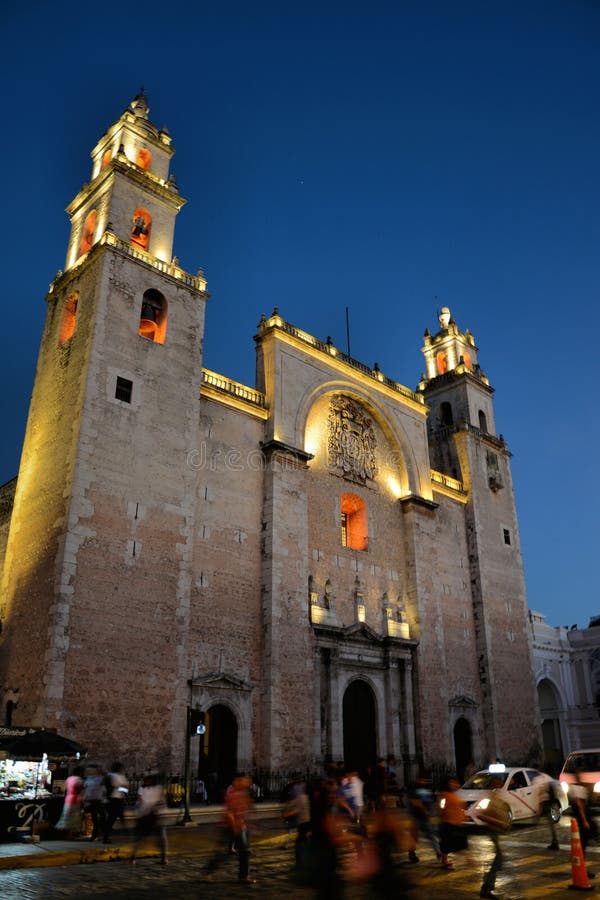 Merida Cathedral at night editorial photo. Image of mass - 147439036