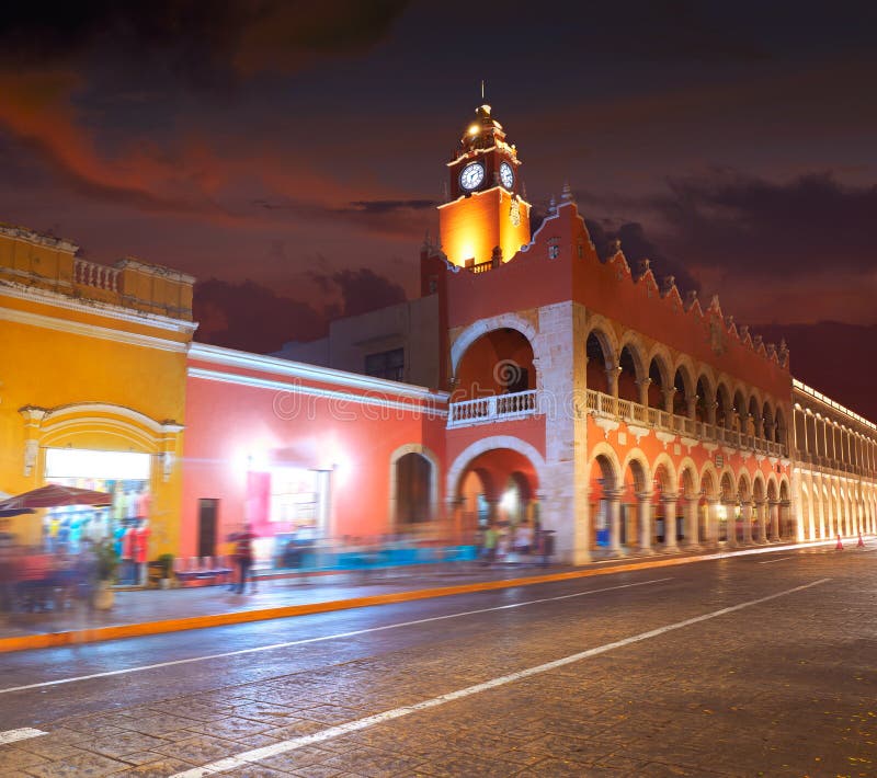 Merida Miasta Kolorowe Fasady Jukatan Meksyk Obraz Stock - Obraz ...