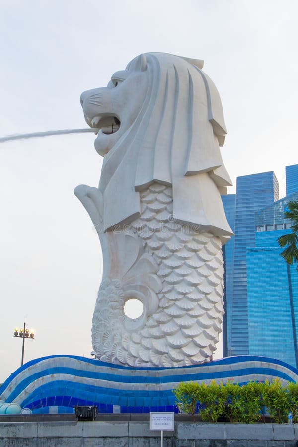 Merlion at Marina Bay, Singapore Editorial Stock Image - Image of ...