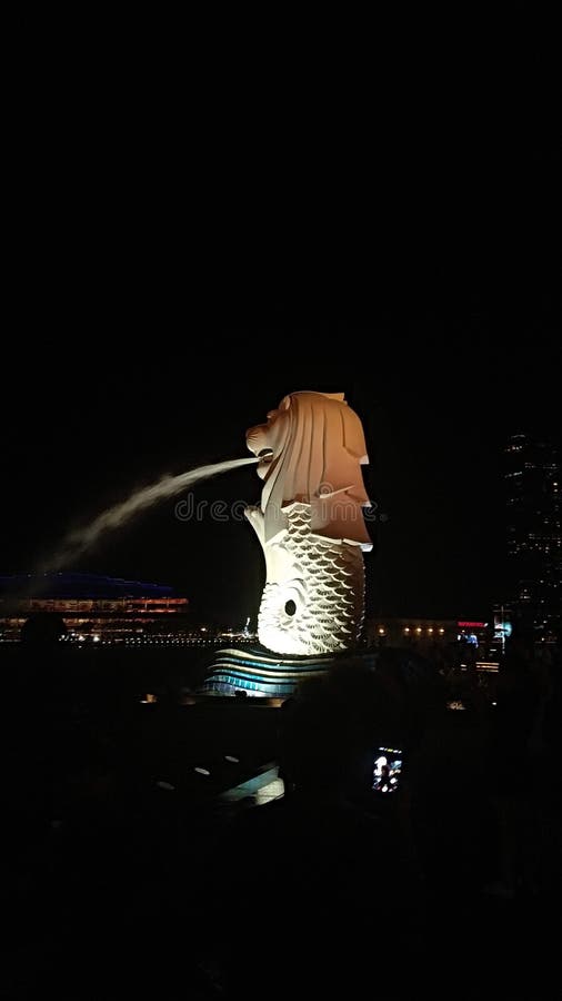 Merlion in the night view editorial stock photo. Image of font - 190823758